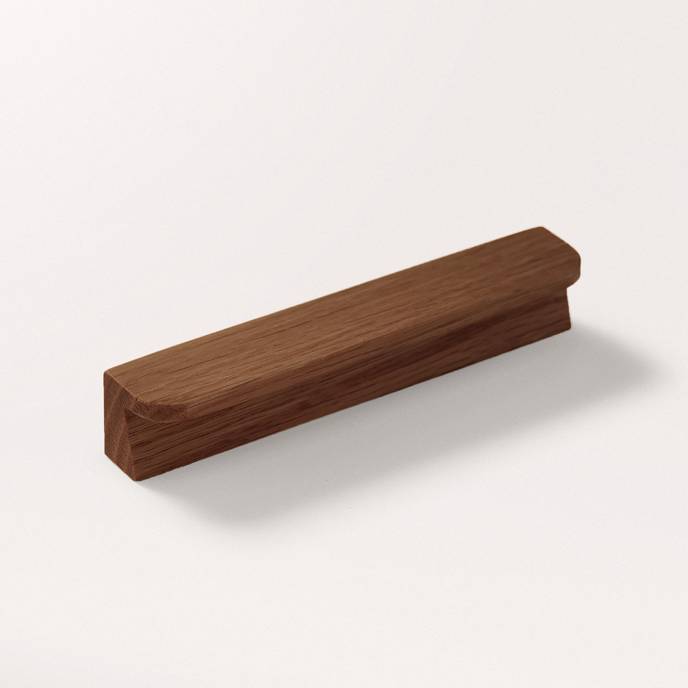 Frida 120 Walnut finish - Handle in ash wood