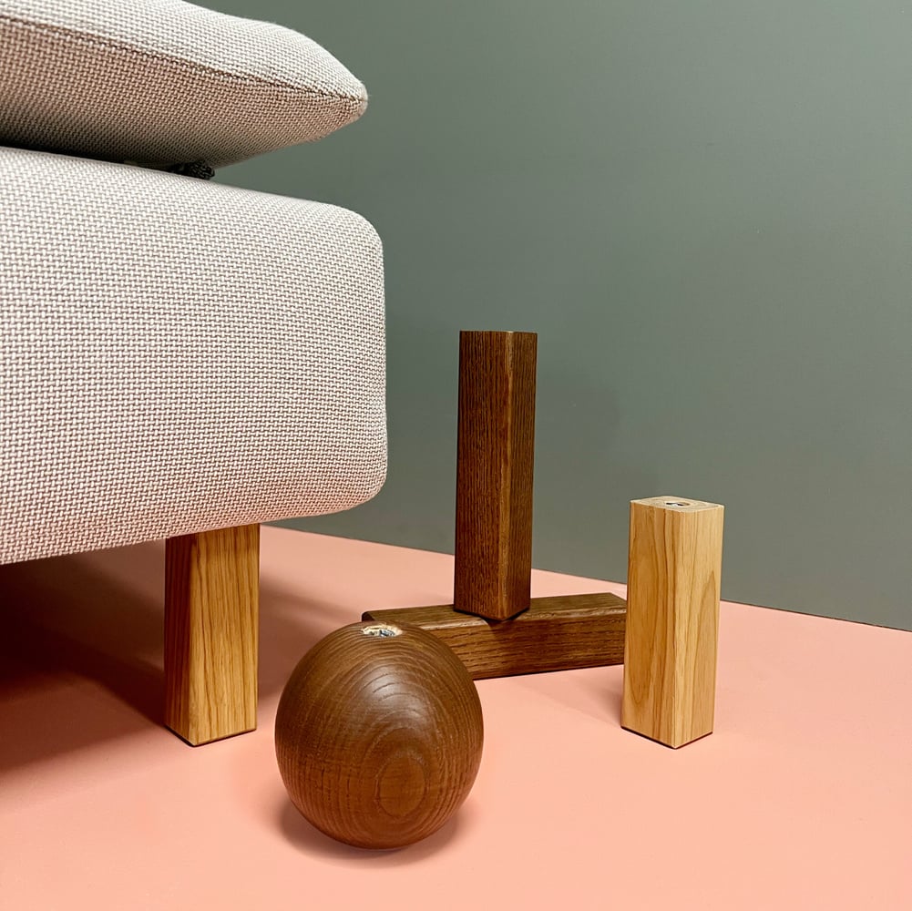 Otto 80 Blue Pop - Furniture leg in ash wood