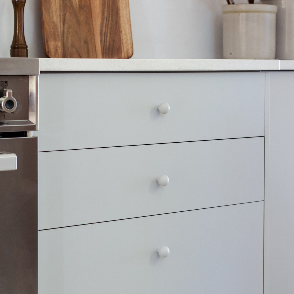 Bill 30Ø White - Knob in ash wood