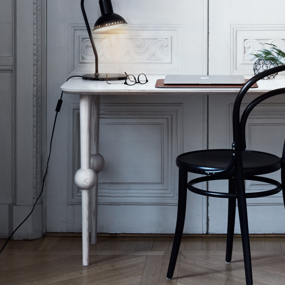 Otto 700 Black - Table leg in ash wood